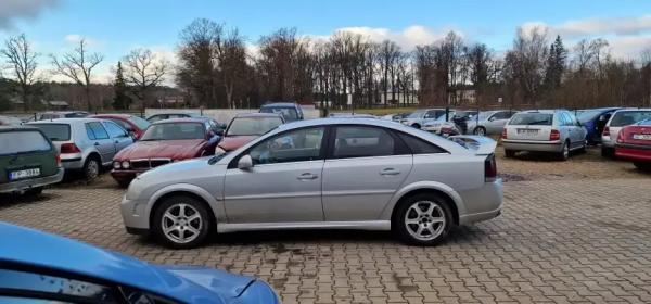 Pelēks Opel Vectra 2003 Valmiera, ar dzinēja tilpumu 3.00 L un nobraukumu 435 tūkst. km par 1250 €, foto 6 vietnē AUTOMOTO.COM.LV