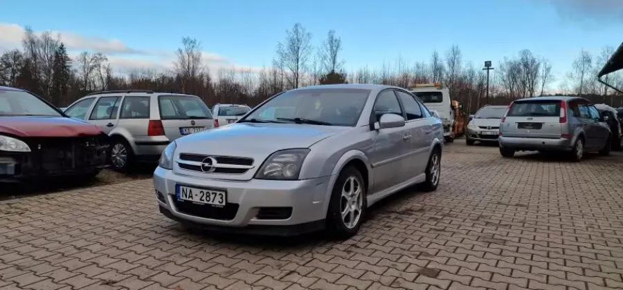 Grey Opel Vectra 2003 in Valmiera, with an engine capacity of 3.00 L and mileage of 435 thousand km for 1250 €, photo 8 on AUTOMOTO.COM.LV