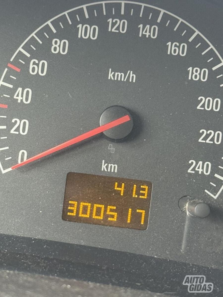 Pelēks Opel Vectra 2003 Utena, ar dzinēja tilpumu 2.20 L un nobraukumu 300 tūkst. km par 1500 €, foto 5 vietnē AUTOMOTO.COM.LV