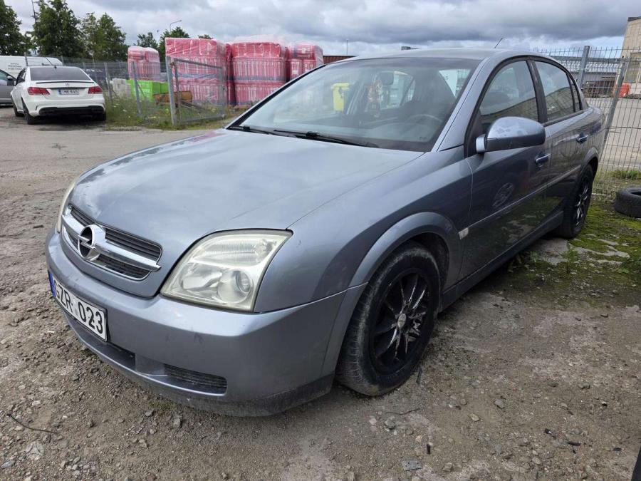 Pelēks Opel Vectra 2003 Šauļi, ar dzinēja tilpumu 2.20 L un nobraukumu 235 tūkst. km par 250 €, foto 1 vietnē AUTOMOTO.COM.LV