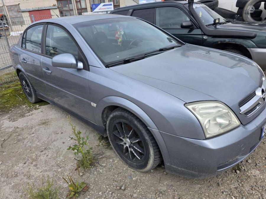 Pelēks Opel Vectra 2003 Šauļi, ar dzinēja tilpumu 2.20 L un nobraukumu 235 tūkst. km par 250 €, foto 4 vietnē AUTOMOTO.COM.LV