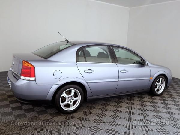 Grey Opel Vectra 2003 in Tallinn, with an engine capacity of 2.20 L and mileage of 287 thousand km for 999 €, photo 3 on AUTOMOTO.COM.LV