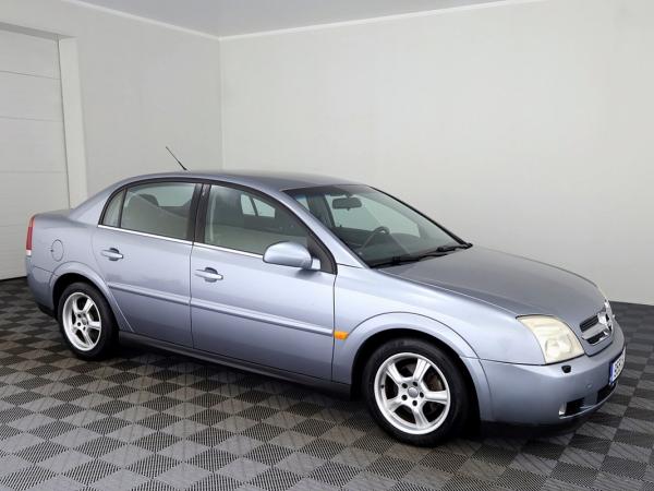 Grey Opel Vectra 2003 in Tallinn, with an engine capacity of 2.20 L and mileage of 287 thousand km for 999 €, photo 8 on AUTOMOTO.COM.LV