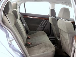 Pelēks Opel Vectra 2003 Tallina, ar dzinēja tilpumu 2.20 L un nobraukumu 287 tūkst. km par 999 €, foto 8 vietnē AUTOMOTO.COM.LV