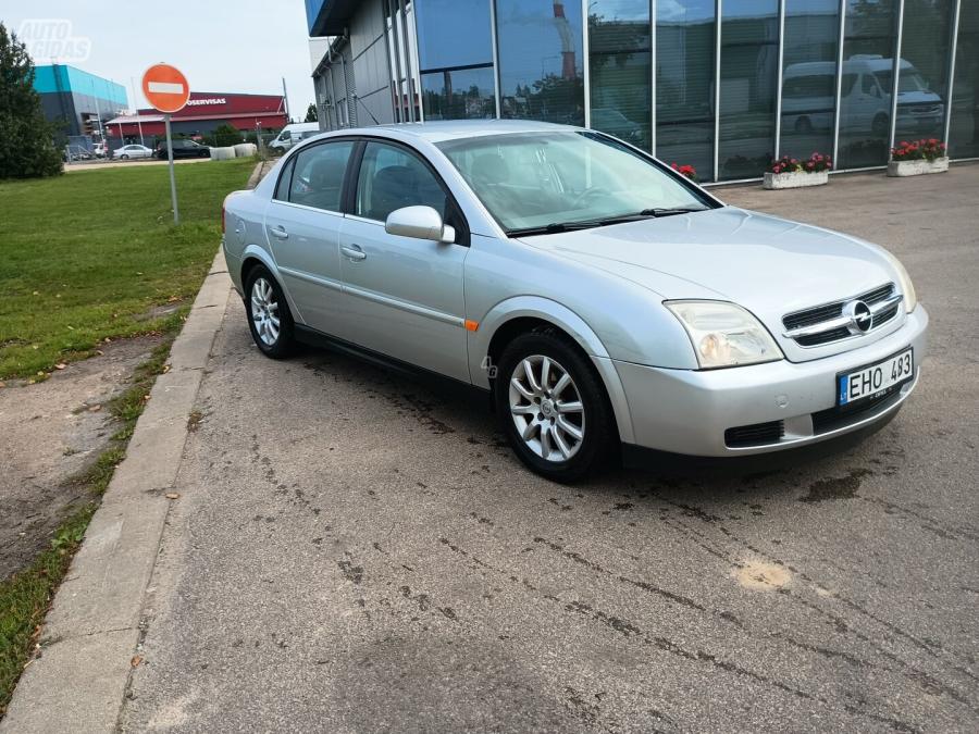 Grey Opel Vectra 2003 in Siauliai, with an engine capacity of 2.20 L and mileage of 225 thousand km for 850 €, photo 3 on AUTOMOTO.COM.LV