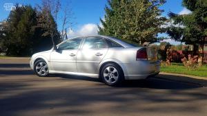 Grey Opel Vectra 2003 in Klaipeda, with an engine capacity of 2.20 L and mileage of 370 thousand km for 1150 €, photo  on AUTOMOTO.COM.LV