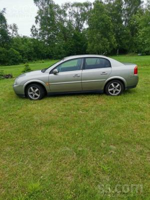 Grey Opel Vectra 2004 in Liepaja, with an engine capacity of 2.20 L and mileage of 365 thousand km for 800 €, photo 2 on AUTOMOTO.COM.LV
