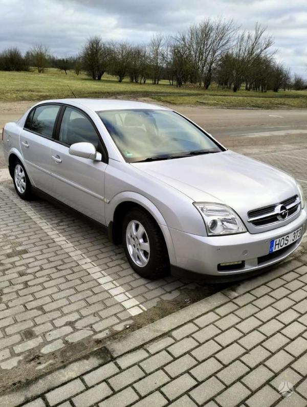 Grey Opel Vectra 2004 in Marijampole, with an engine capacity of 1.60 L and mileage of 140 thousand km for 1350 €, photo 2 on AUTOMOTO.COM.LV