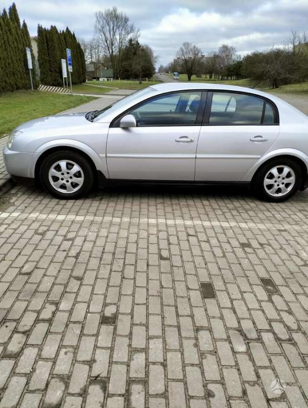 Grey Opel Vectra 2004 in Marijampole, with an engine capacity of 1.60 L and mileage of 140 thousand km for 1350 €, photo 6 on AUTOMOTO.COM.LV