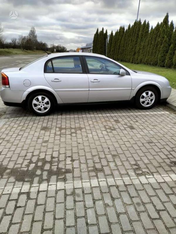 Grey Opel Vectra 2004 in Marijampole, with an engine capacity of 1.60 L and mileage of 140 thousand km for 1350 €, photo 7 on AUTOMOTO.COM.LV