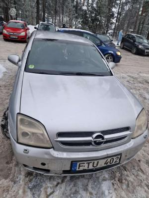Grey Opel Vectra 2004 in Vilnius, with an engine capacity of 1.99 L and mileage of 252 thousand km for 600 €, photo 4 on AUTOMOTO.COM.LV