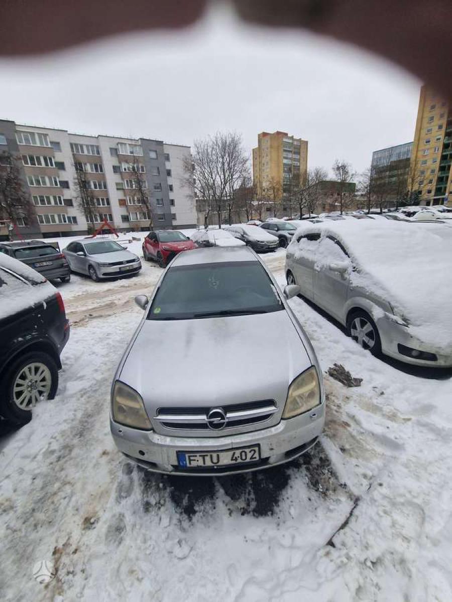 Pelēks Opel Vectra 2004 Viļņa, ar dzinēja tilpumu 2.17 L un nobraukumu 252 tūkst. km par 500 €, foto 1 vietnē AUTOMOTO.COM.LV