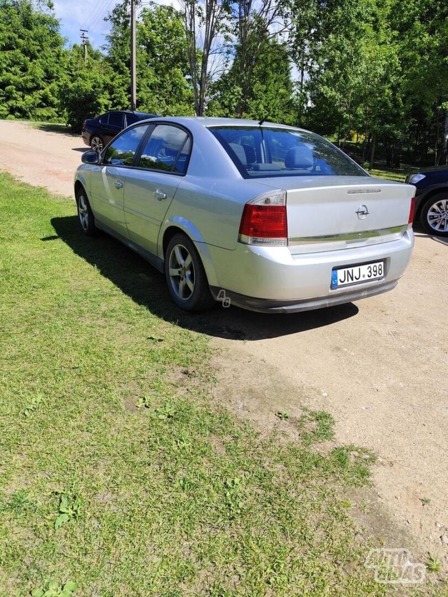 Pelēks Opel Vectra 2004 Utena, ar dzinēja tilpumu 2.00 L un nobraukumu 203 tūkst. km par 1499 €, foto 4 vietnē AUTOMOTO.COM.LV