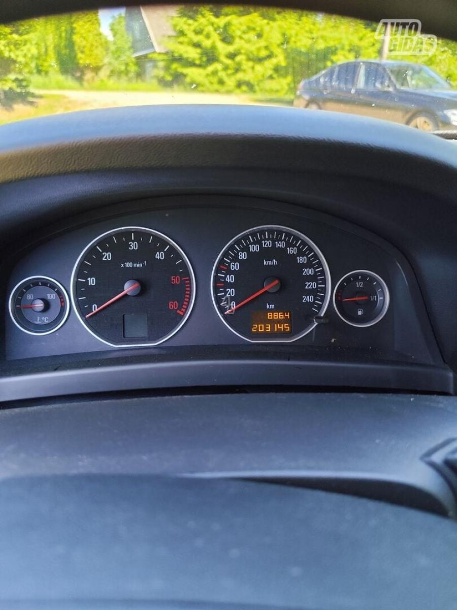 Pelēks Opel Vectra 2004 Utena, ar dzinēja tilpumu 2.00 L un nobraukumu 203 tūkst. km par 1499 €, foto 6 vietnē AUTOMOTO.COM.LV