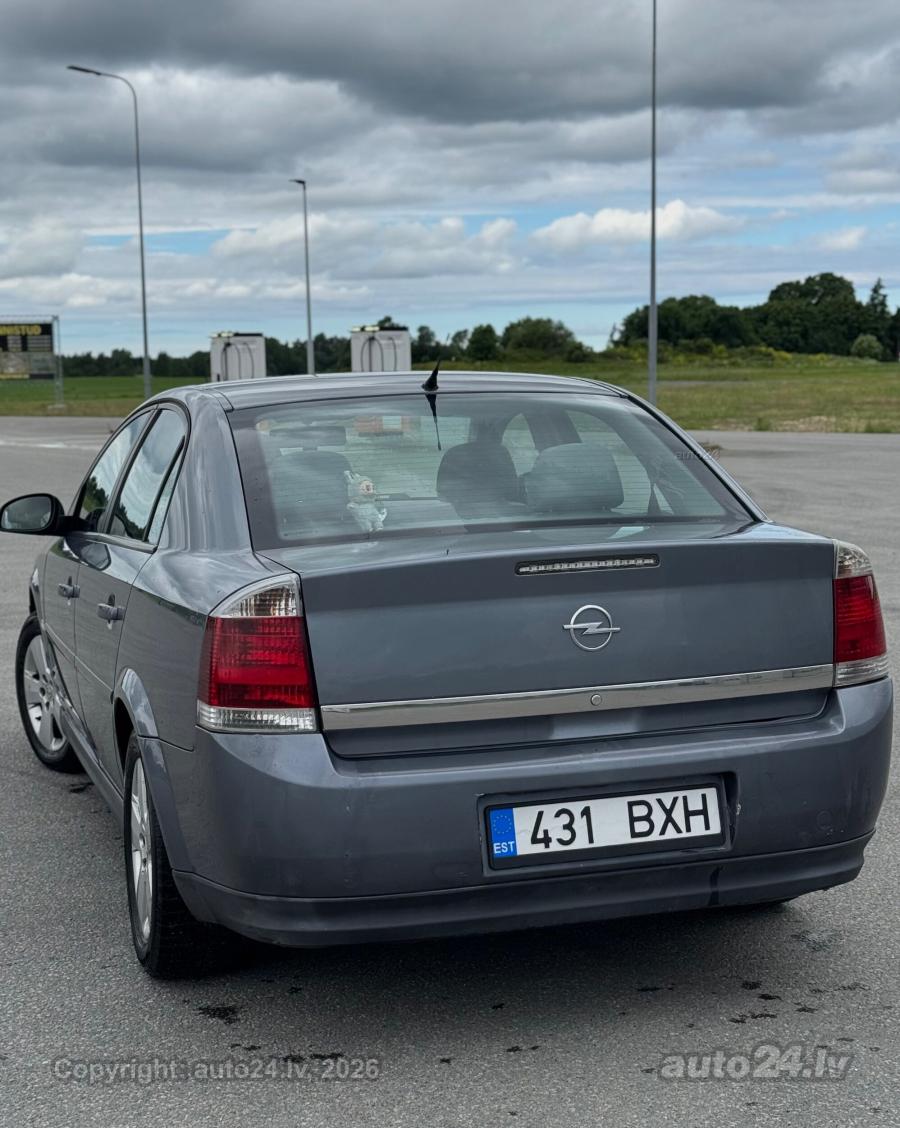 Pelēks Opel Vectra 2004 Tallina, ar dzinēja tilpumu 2.00 L un nobraukumu 200 tūkst. km par 2000 €, foto 4 vietnē AUTOMOTO.COM.LV