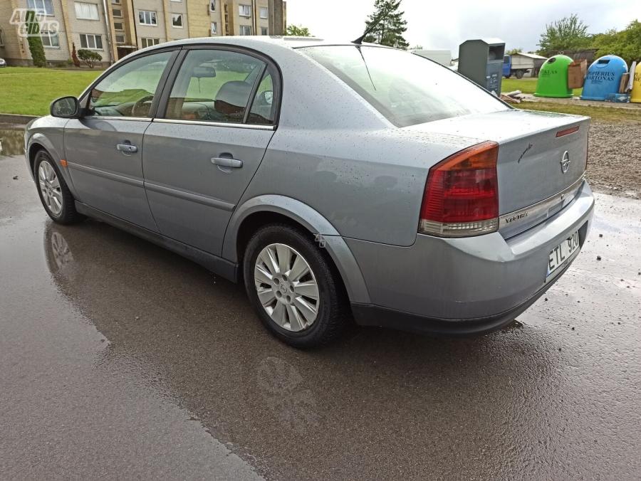 Серый Опель Вектра 2004 в Вильнюс, объемом двигателя 2.20 л и пробегом 225 тыс. км за 1000 €, фото 9 на AUTOMOTO.COM.LV