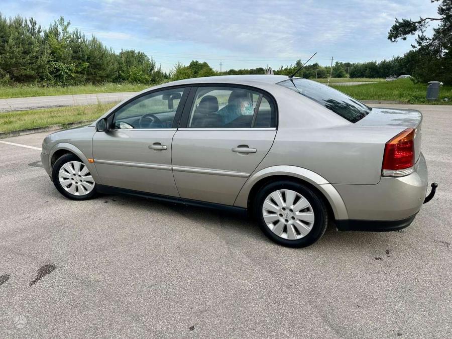 Grey Opel Vectra 2004 in Kaisiadorys, with an engine capacity of 2.17 L and mileage of 309 thousand km for 845 €, photo 6 on AUTOMOTO.COM.LV