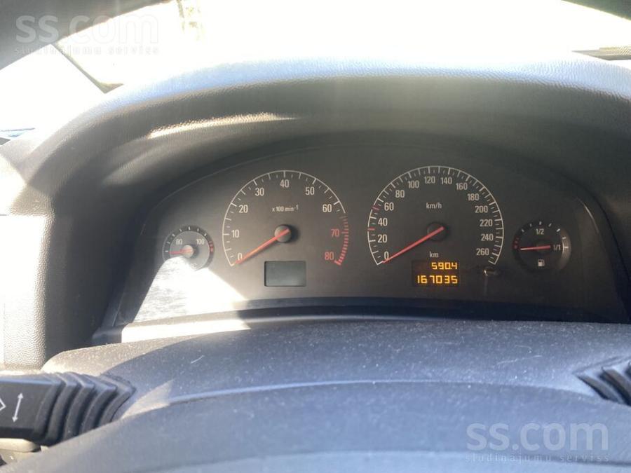 Pelēks Opel Vectra 2004 Rīga, ar dzinēja tilpumu 2.20 L un nobraukumu 167 tūkst. km par 450 €, foto 10 vietnē AUTOMOTO.COM.LV