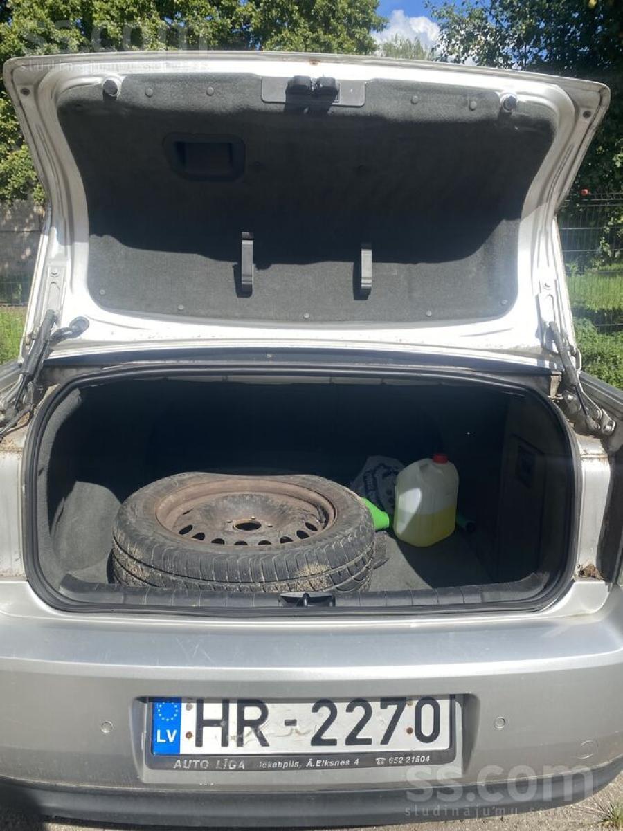 Pelēks Opel Vectra 2004 Rīga, ar dzinēja tilpumu 2.20 L un nobraukumu 167 tūkst. km par 450 €, foto 14 vietnē AUTOMOTO.COM.LV