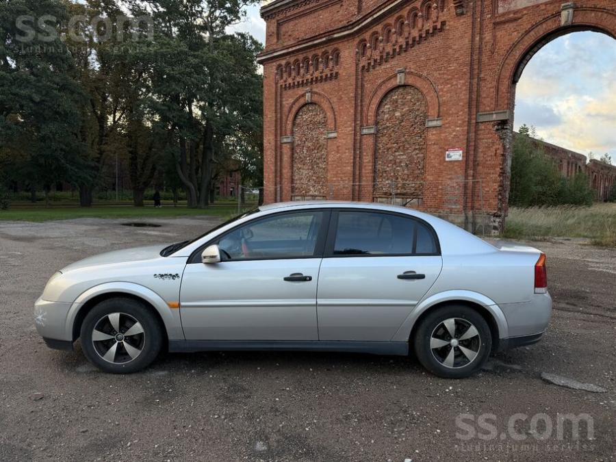 Pelēks Opel Vectra 2004 Liepāja, ar dzinēja tilpumu 1.80 L un nobraukumu 242 tūkst. km par 800 €, foto 5 vietnē AUTOMOTO.COM.LV