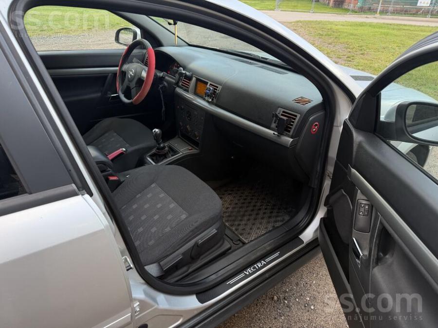 Pelēks Opel Vectra 2004 Liepāja, ar dzinēja tilpumu 1.80 L un nobraukumu 242 tūkst. km par 800 €, foto 8 vietnē AUTOMOTO.COM.LV