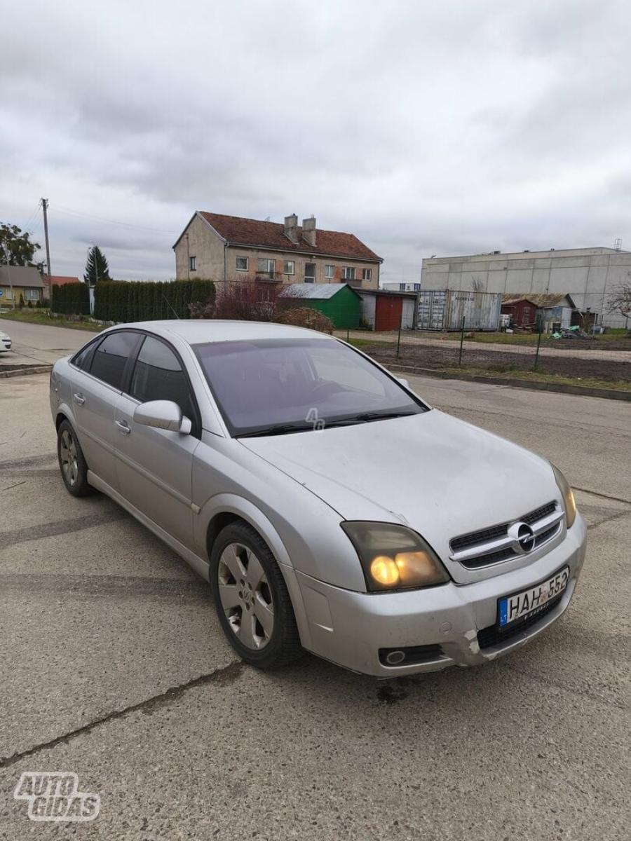 Grey Opel Vectra 2005 in Kaunas, with an engine capacity of 1.90 L and mileage of 236 thousand km for 450 €, photo 2 on AUTOMOTO.COM.LV