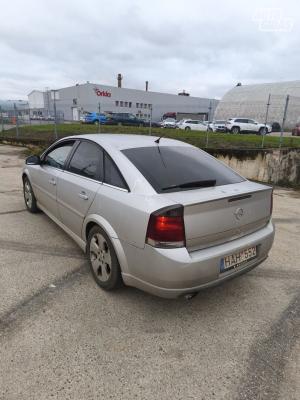 Grey Opel Vectra 2005 in Kaunas, with an engine capacity of 1.90 L and mileage of 236 thousand km for 450 €, photo 3 on AUTOMOTO.COM.LV