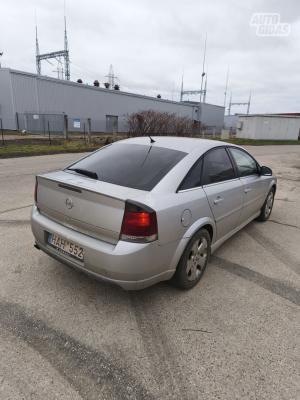 Grey Opel Vectra 2005 in Kaunas, with an engine capacity of 1.90 L and mileage of 236 thousand km for 450 €, photo 4 on AUTOMOTO.COM.LV