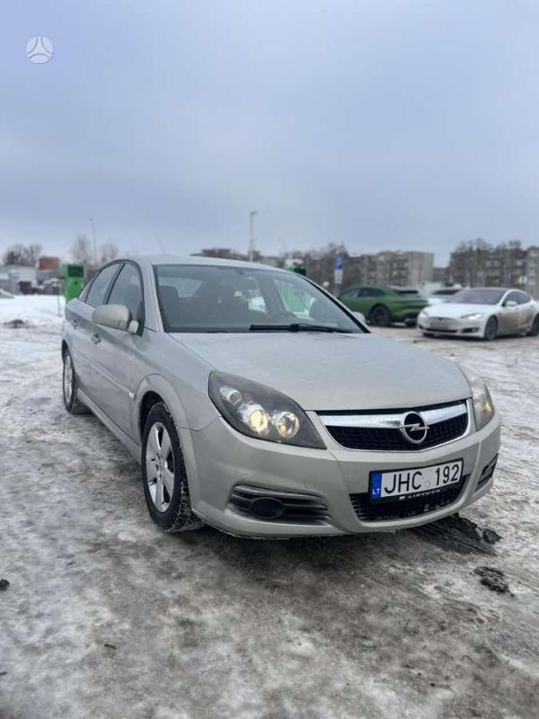 Grey Opel Vectra 2005 in Kaunas, with an engine capacity of 1.91 L and mileage of 360 thousand km for 999 €, photo 4 on AUTOMOTO.COM.LV