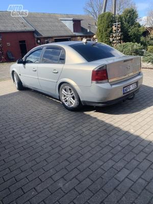 Pelēks Opel Vectra 2005 Marijampole, ar dzinēja tilpumu 2.20 L un nobraukumu 135 tūkst. km par 1950 €, foto 5 vietnē AUTOMOTO.COM.LV