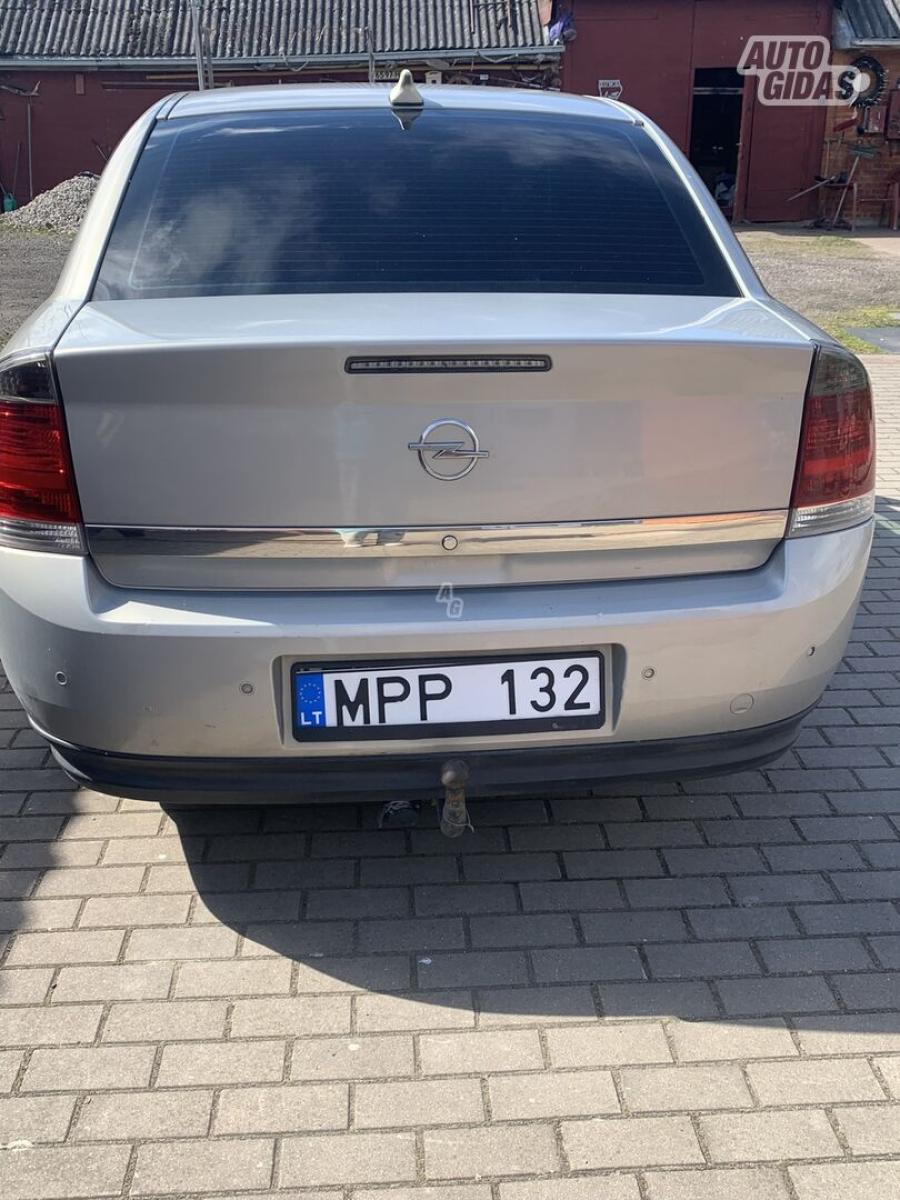 Pelēks Opel Vectra 2005 Marijampole, ar dzinēja tilpumu 2.20 L un nobraukumu 135 tūkst. km par 1950 €, foto 6 vietnē AUTOMOTO.COM.LV