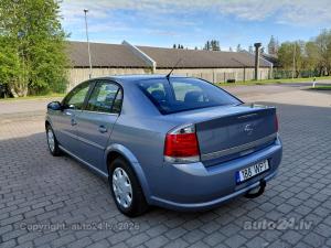 Grey Opel Vectra 2005 in Paide, with an engine capacity of 1.90 L and mileage of 127 thousand km for 3499 €, photo 4 on AUTOMOTO.COM.LV