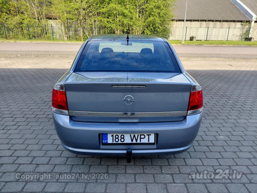 Grey Opel Vectra 2005 in Paide, with an engine capacity of 1.90 L and mileage of 127 thousand km for 3499 €, photo 9 on AUTOMOTO.COM.LV