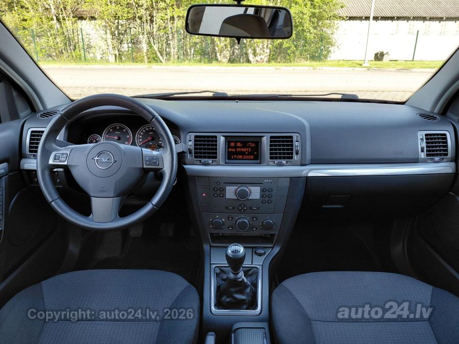 Grey Opel Vectra 2005 in Paide, with an engine capacity of 1.90 L and mileage of 127 thousand km for 3499 €, photo 10 on AUTOMOTO.COM.LV