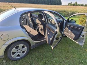 Grey Opel Vectra 2005 in Kaunas, with an engine capacity of 1.80 L and mileage of 166 thousand km for 1400 €, photo 5 on AUTOMOTO.COM.LV