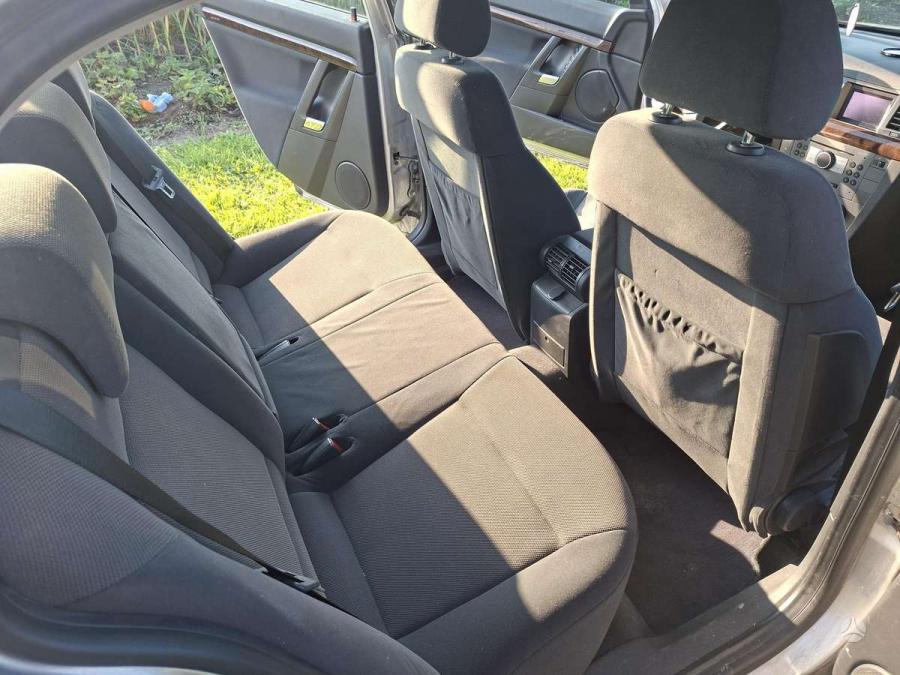 Grey Opel Vectra 2005 in Kaunas, with an engine capacity of 1.80 L and mileage of 166 thousand km for 1400 €, photo 7 on AUTOMOTO.COM.LV