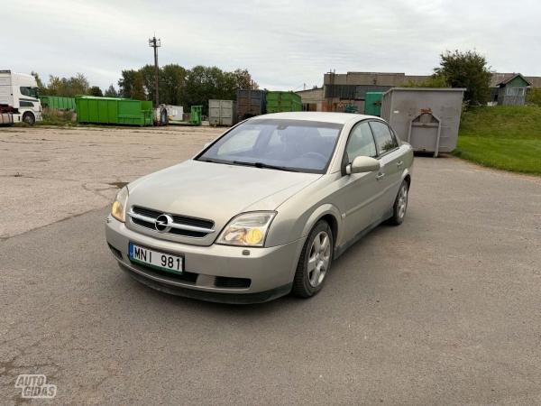 Grey Opel Vectra 2005 in Klaipeda, with an engine capacity of 2.20 L and mileage of 400 thousand km for 599 €, photo 4 on AUTOMOTO.COM.LV