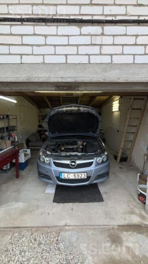 Grey Opel Vectra 2006 in Dobele, with an engine capacity of 1.90 L and mileage of 346 thousand km for 600 €, photo 3 on AUTOMOTO.COM.LV
