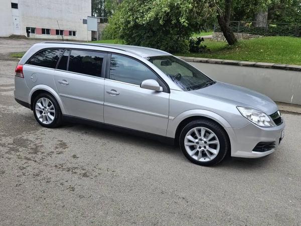 Grey Opel Vectra 2007 in Jekabpils, with an engine capacity of 1.90 L and mileage of 272 thousand km for 1990 €, photo 3 on AUTOMOTO.COM.LV