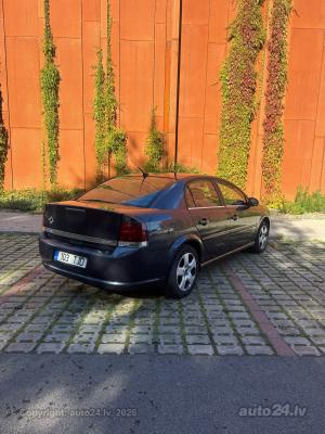 Grey Opel Vectra 2007 in Tallinn, with an engine capacity of 1.90 L and mileage of 0 thousand km for 1599 €, photo 6 on AUTOMOTO.COM.LV