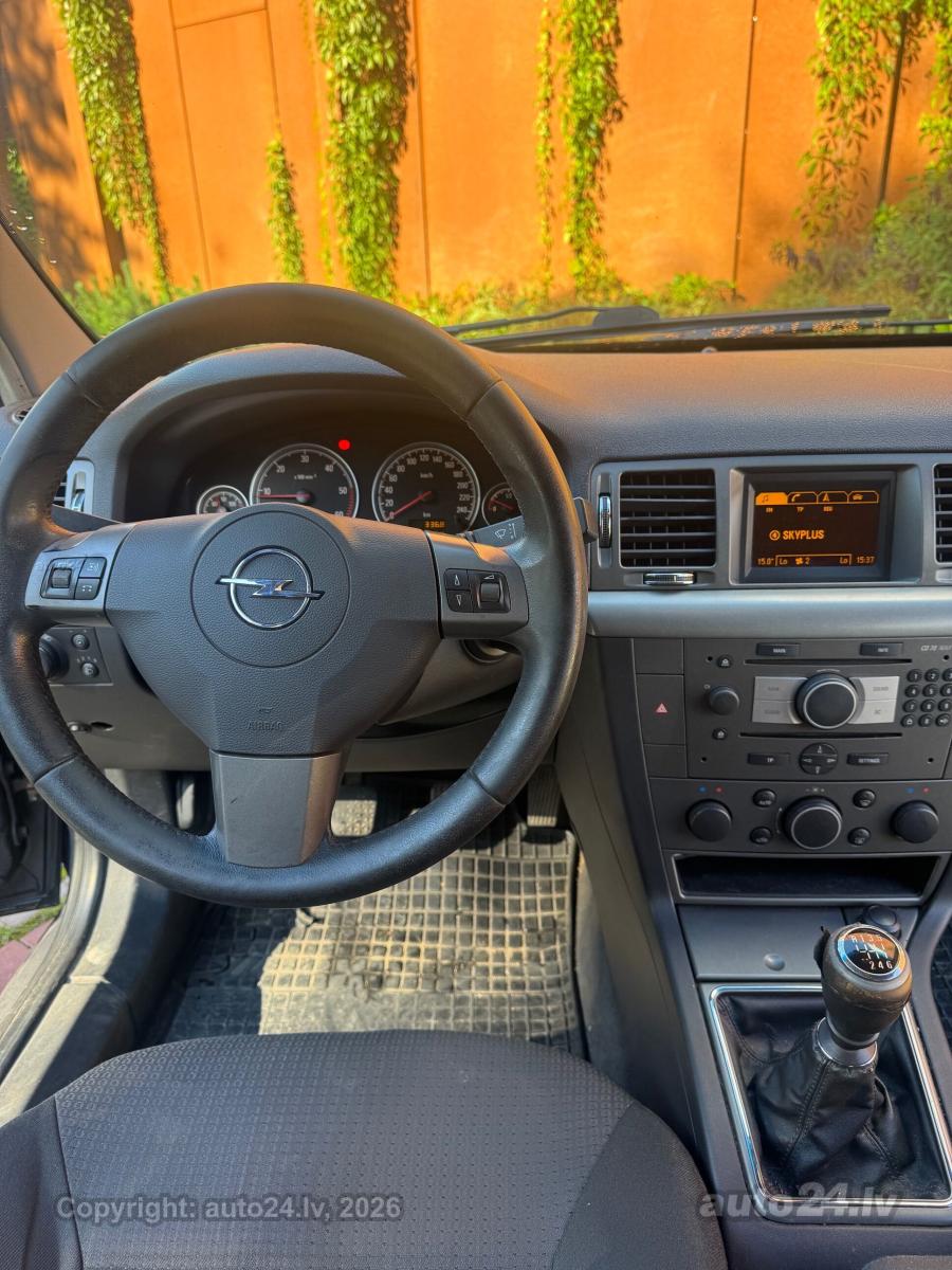 Grey Opel Vectra 2007 in Tallinn, with an engine capacity of 1.90 L and mileage of 0 thousand km for 1599 €, photo 8 on AUTOMOTO.COM.LV
