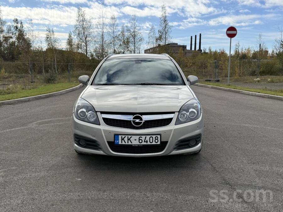 Grey Opel Vectra 2007 in Liepaja, with an engine capacity of 1.90 L and mileage of 305 thousand km for 1050 €, photo 3 on AUTOMOTO.COM.LV