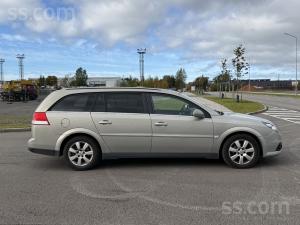 Grey Opel Vectra 2007 in Liepaja, with an engine capacity of 1.90 L and mileage of 305 thousand km for 1050 €, photo 5 on AUTOMOTO.COM.LV