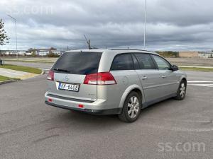 Grey Opel Vectra 2007 in Liepaja, with an engine capacity of 1.90 L and mileage of 305 thousand km for 1050 €, photo 6 on AUTOMOTO.COM.LV