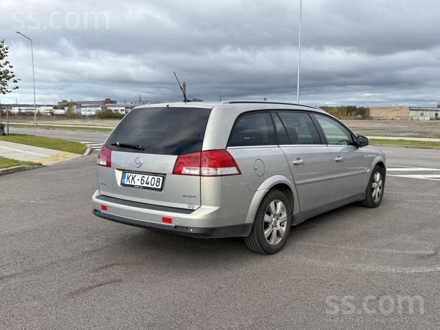 Grey Opel Vectra 2007 in Liepaja, with an engine capacity of 1.90 L and mileage of 305 thousand km for 1050 €, photo 6 on AUTOMOTO.COM.LV