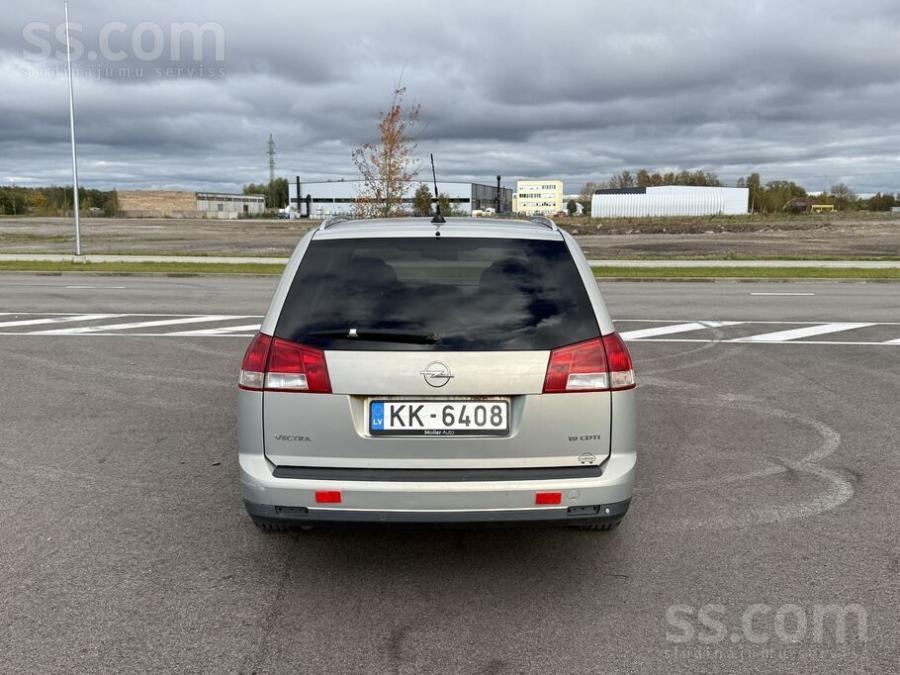 Grey Opel Vectra 2007 in Liepaja, with an engine capacity of 1.90 L and mileage of 305 thousand km for 1050 €, photo 7 on AUTOMOTO.COM.LV