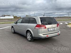 Grey Opel Vectra 2007 in Liepaja, with an engine capacity of 1.90 L and mileage of 305 thousand km for 1050 €, photo 8 on AUTOMOTO.COM.LV