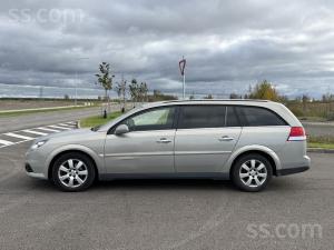 Grey Opel Vectra 2007 in Liepaja, with an engine capacity of 1.90 L and mileage of 305 thousand km for 1050 €, photo 9 on AUTOMOTO.COM.LV
