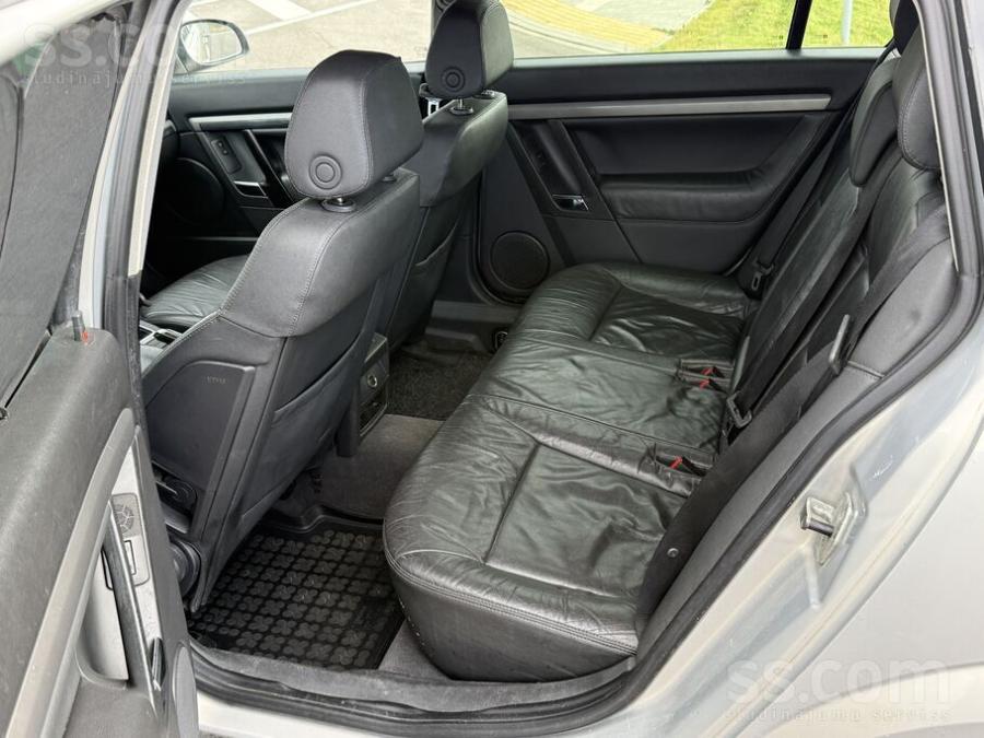 Grey Opel Vectra 2007 in Liepaja, with an engine capacity of 1.90 L and mileage of 305 thousand km for 1050 €, photo 10 on AUTOMOTO.COM.LV