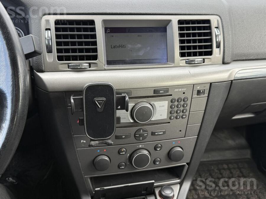 Grey Opel Vectra 2007 in Liepaja, with an engine capacity of 1.90 L and mileage of 305 thousand km for 1050 €, photo 16 on AUTOMOTO.COM.LV